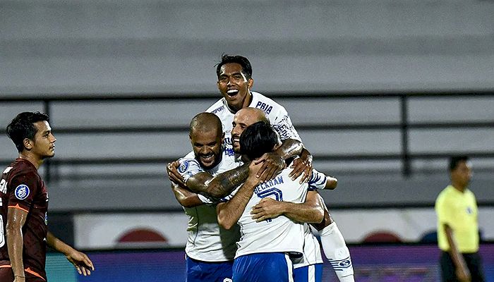 Puji Sikap Pengertian Beckham dan Rashid, Robert Ungkap Obrolan di ...