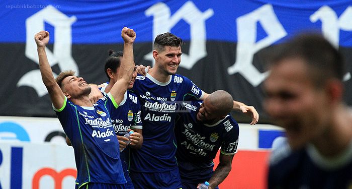 Foto-foto Pertandingan Persib Bandung vs Arema FC di Pekan 26 Liga 1 ...
